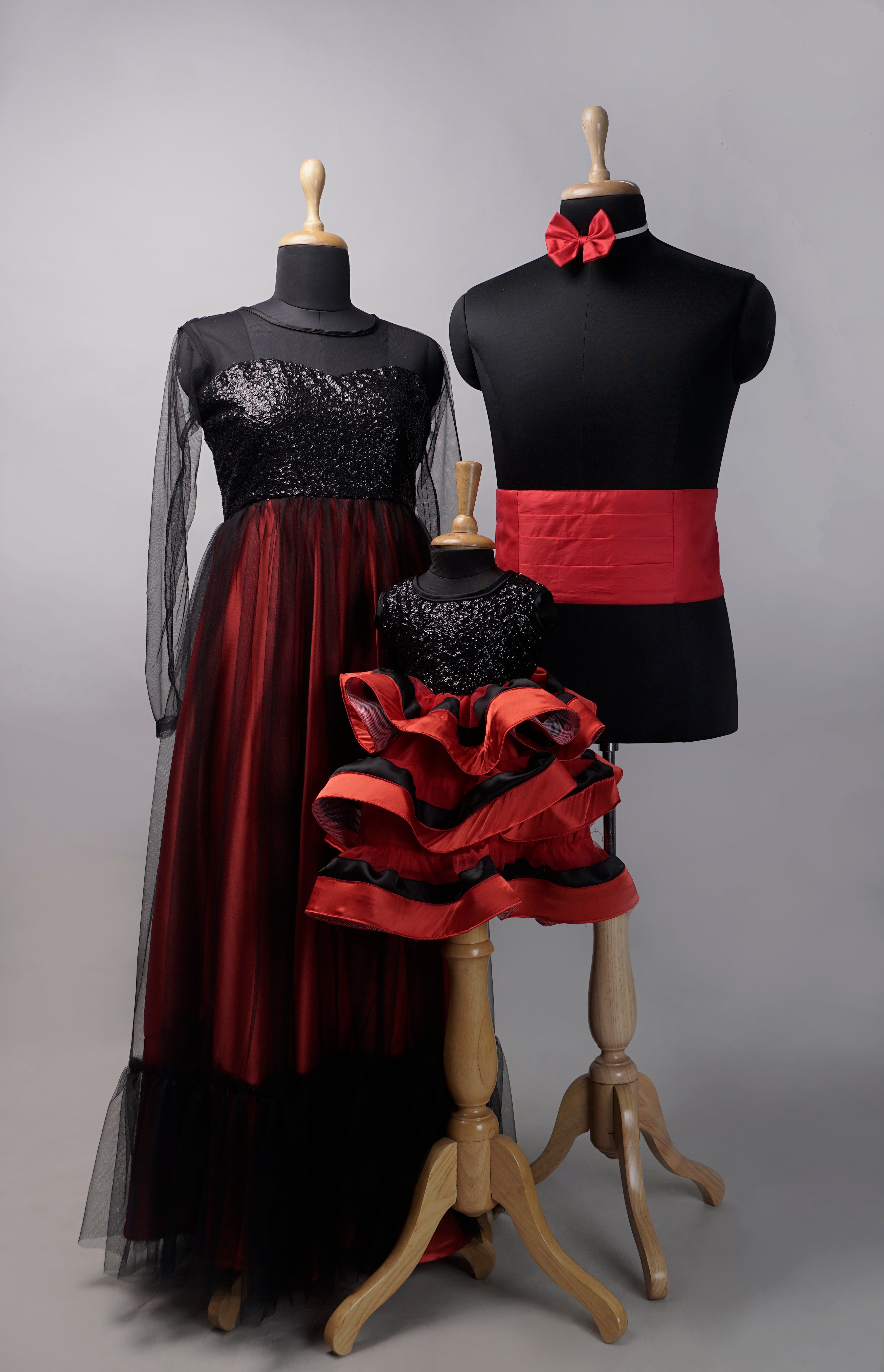 Black and Red Family Outfit Set – Coordinated Formal Wear for Mom, Dad ...